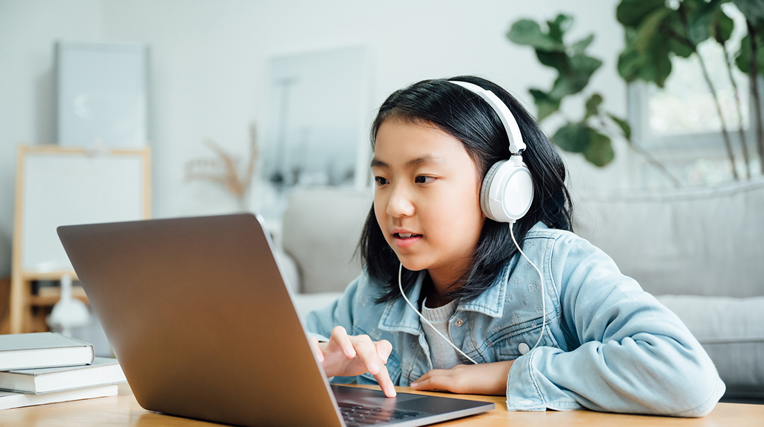 Helping Kids Develop Healthy Online and Offline Reading Habits – Circle